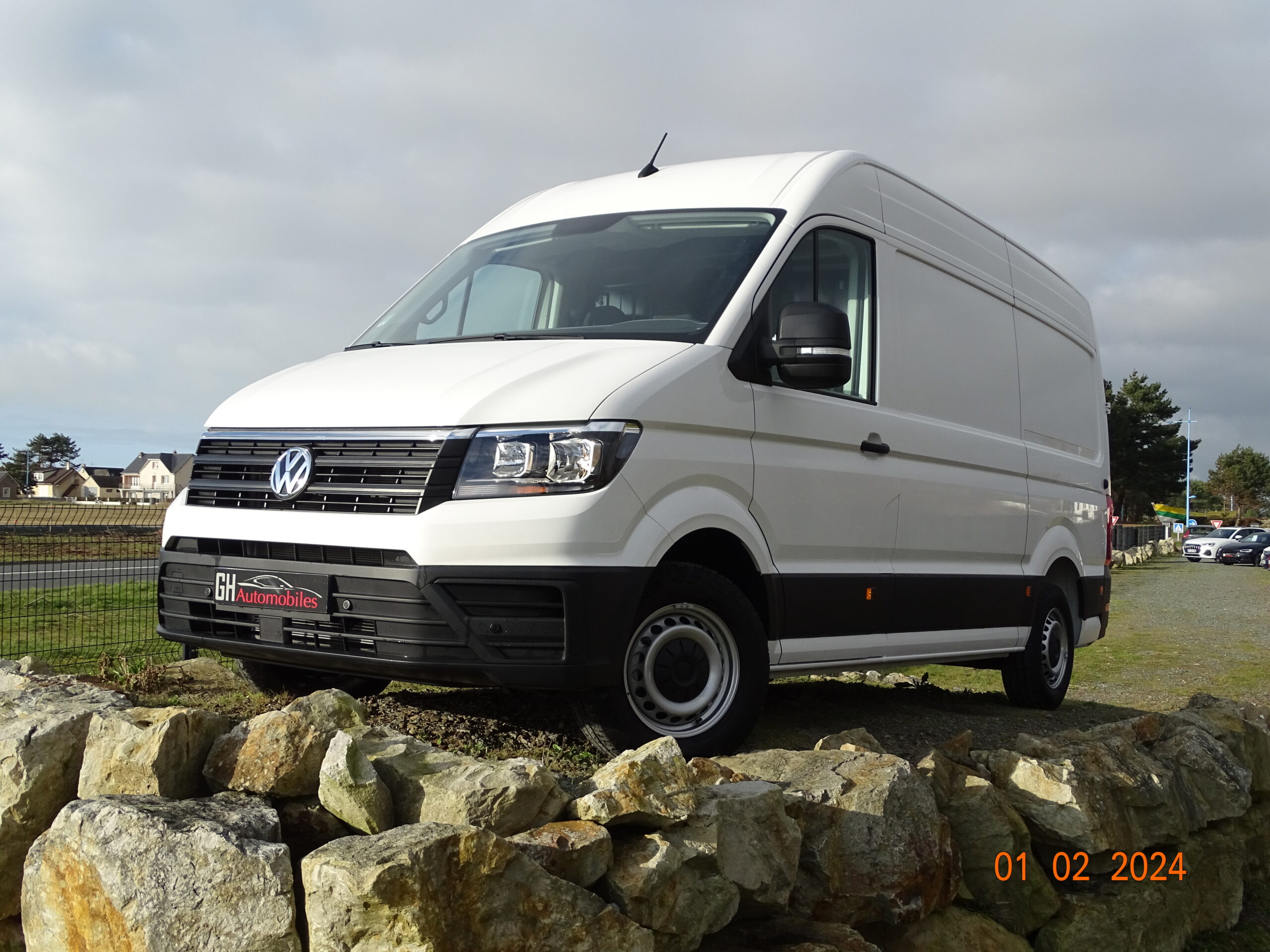 VOLKSWAGEN CRAFTER FG 35 l3h3 2.0 TDI 140ch BUSINESS TRACTION BVA8 - GH ...